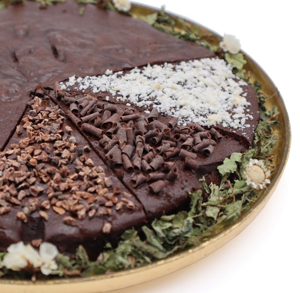 Bolo Exótico de Chocolate - Pedaços de Cacau